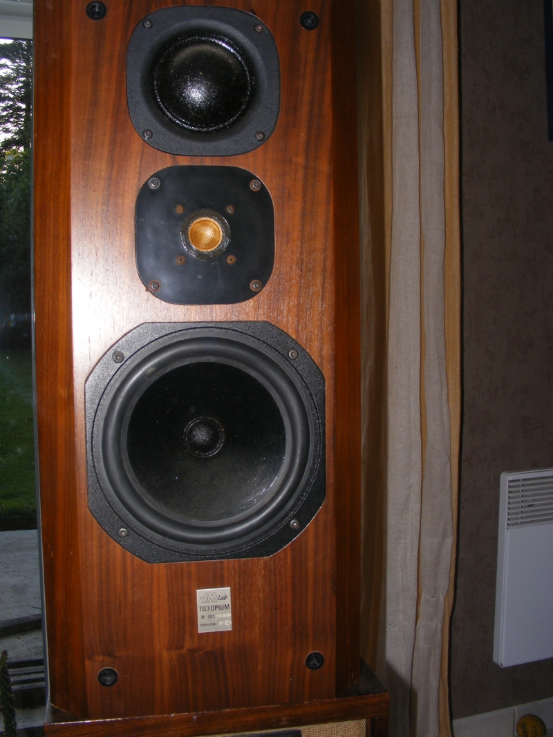 Can anyone ID these pyramid-shaped speakers? | Audiokarma Home Audio ...