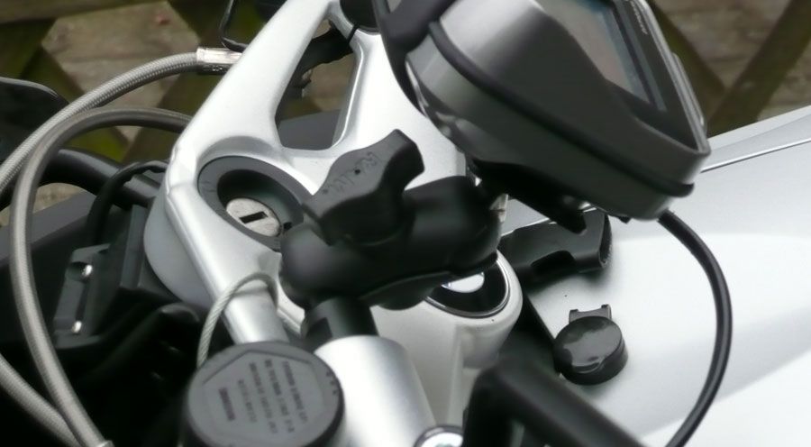 Montage Tomtom Rider version 1 sur K1300R (et autres systèmes GPS/PDA)